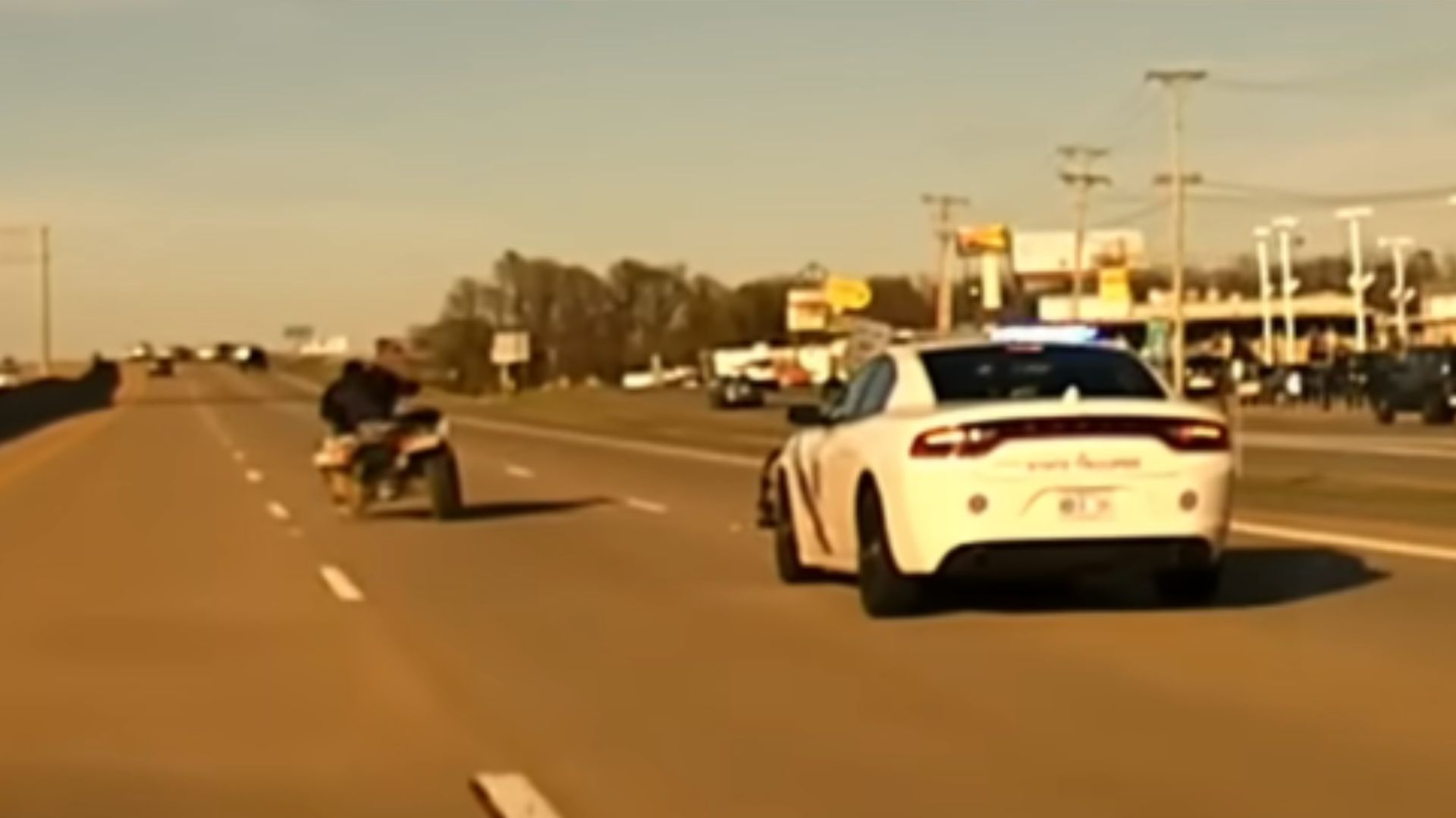 ATV Police Chase On Arkansas Highway Hits 66 MPH - Backfire News