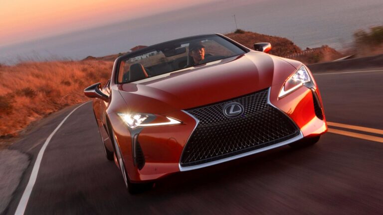 Dead: Lexus LC 500 - Backfire News