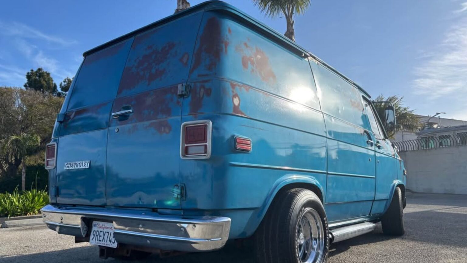 Would You Boogie With This Chevy Van? - Backfire News