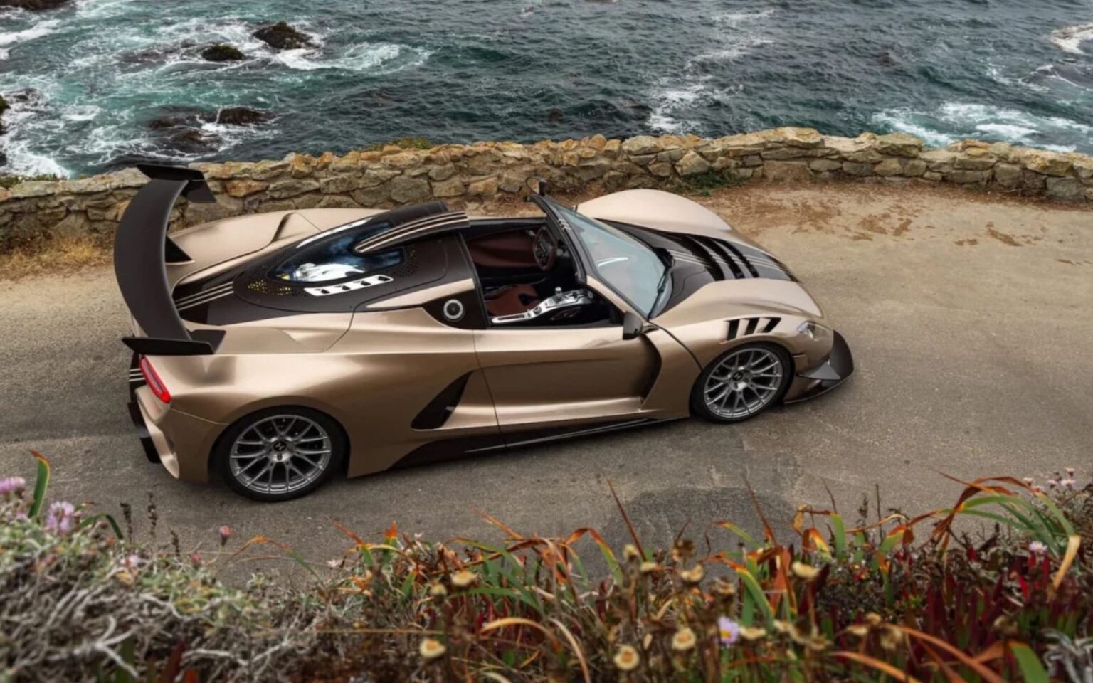 Hennessey Unveils 2,031-HP Venom F5 LF, a One-Off Manual Hypercar ...